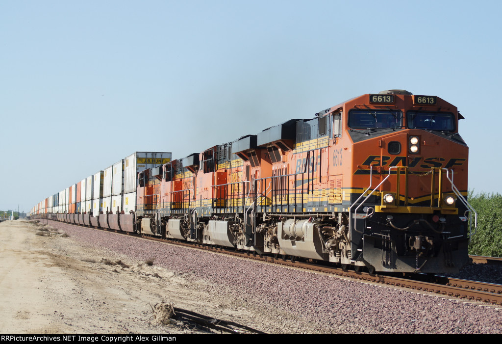 BNSF 6613 East